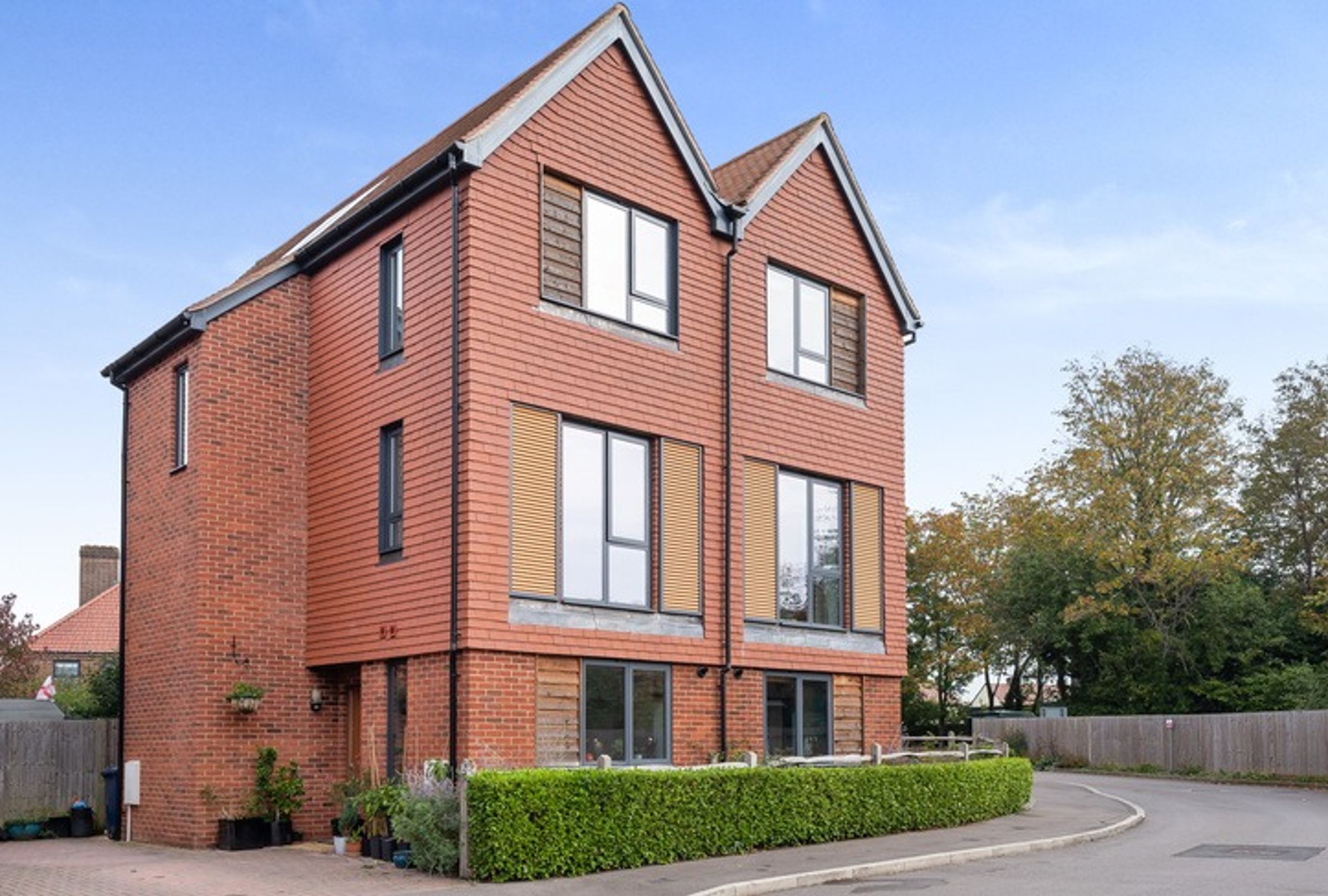 GU7 1TD – 3 bedroom house in Godalming – Share to Buy