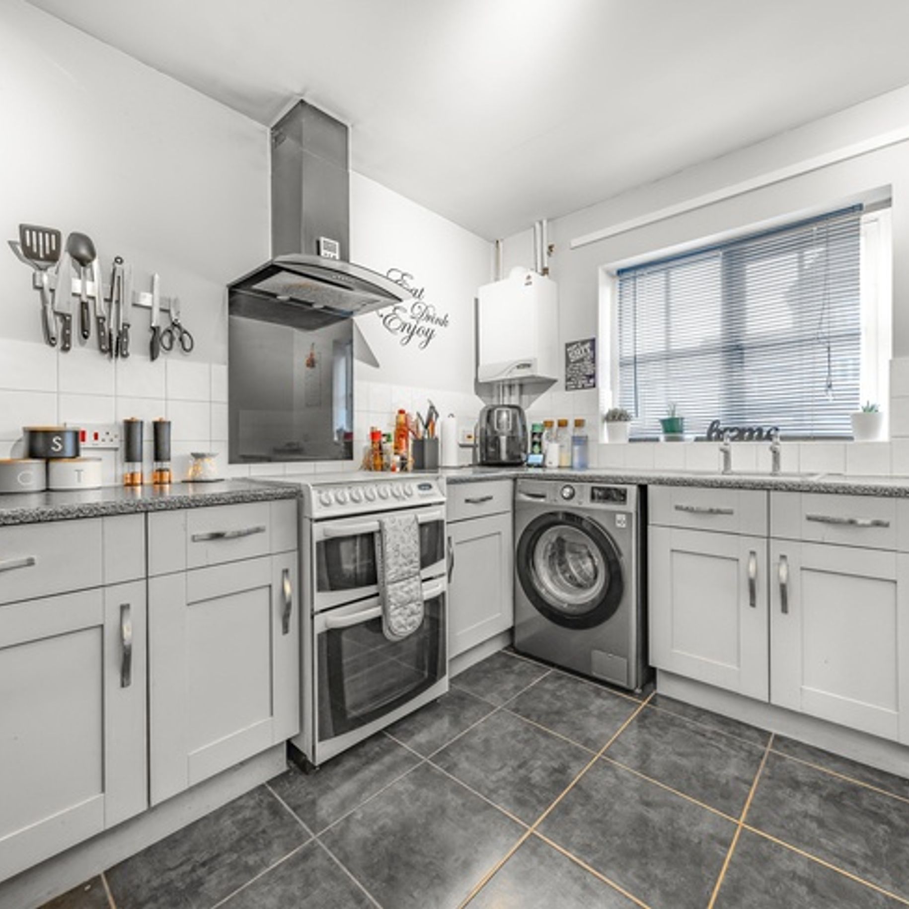 GU51 1JU – 3 bedroom house in Fleet – Share to Buy