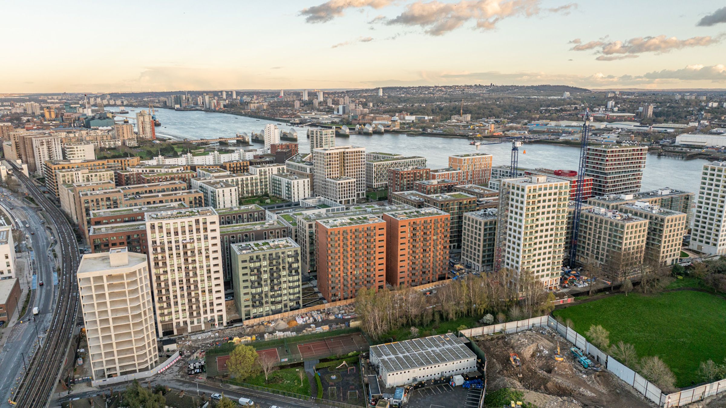 East River Wharf, E16 2AX – 1 bed apartment in Newham – Share to Buy