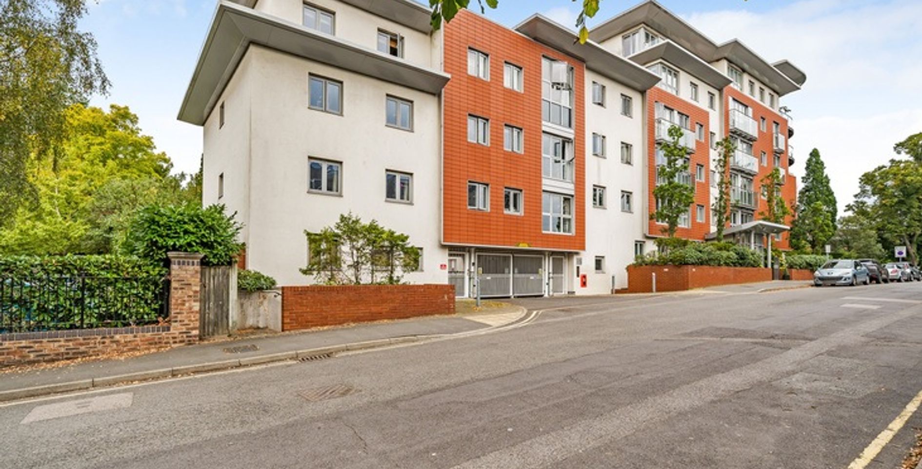 GU22 7RT – 2 bedroom apartment in Woking – Share to Buy